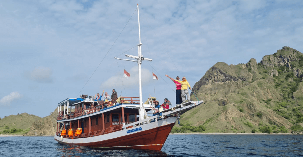 Recreation Packages Manjarite Island One Day Trip Using Phinisi Ship ...